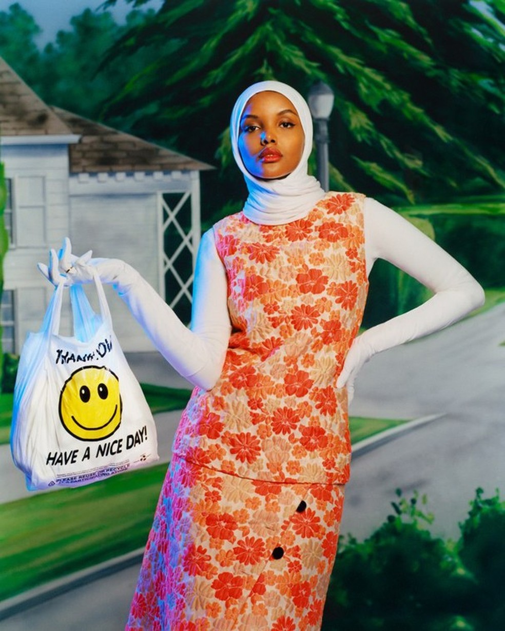 De refugiada a top model: conheça a incrível história de Halima Aden