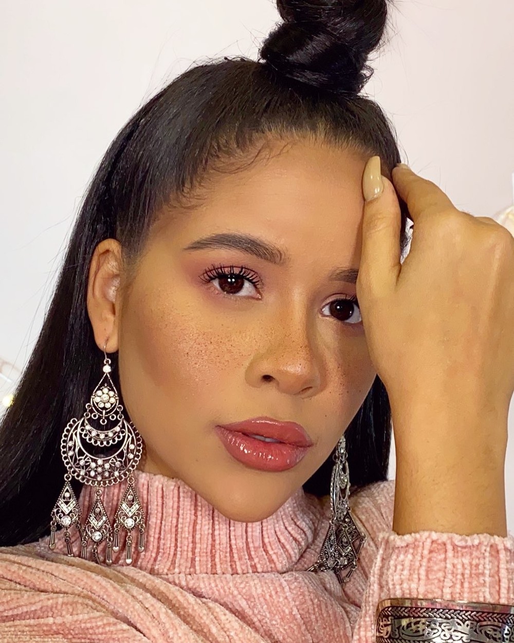 OMG! Laura Brito conta todos seus segredos de beleza