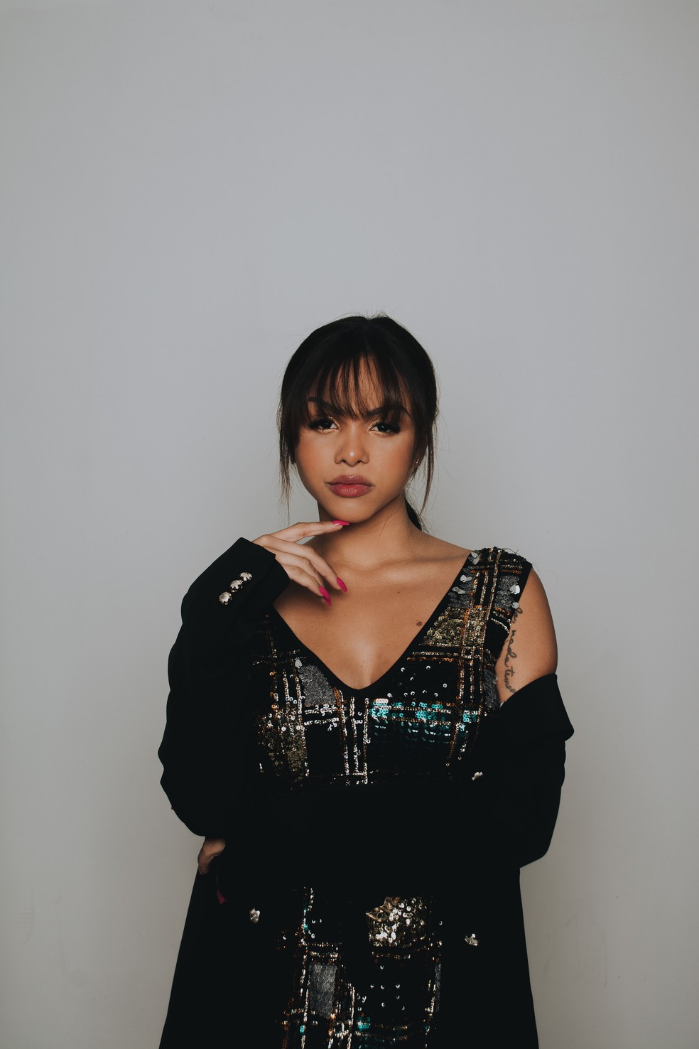 A cantora Gabily mudou o visual e se inspirou em Kim Kardashian