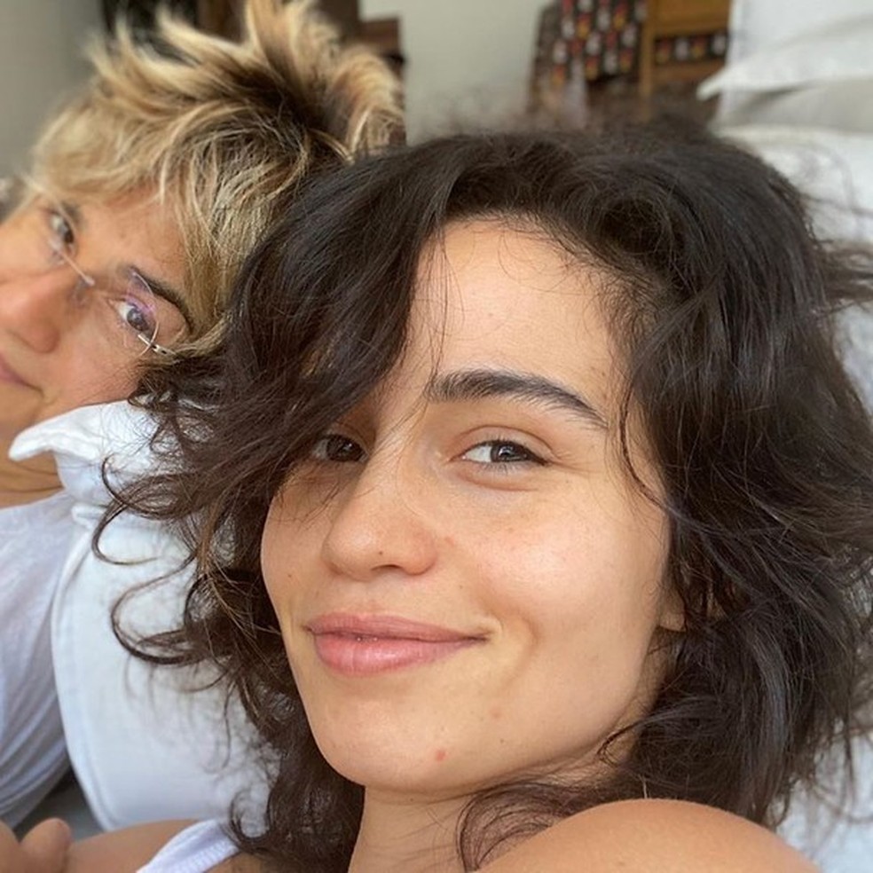 Nanda Costa e Lan Lahn postam fotos sem filtros