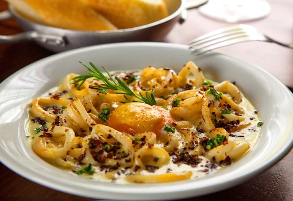 Lula carbonara é opção pra quem quer impressionar na cozinha