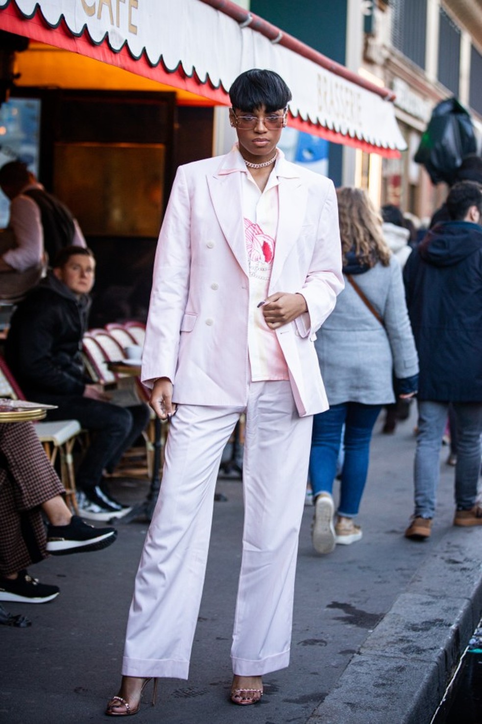 10 looks com camisa rosa para se inspirar em Gil do Vigor, do BBB21