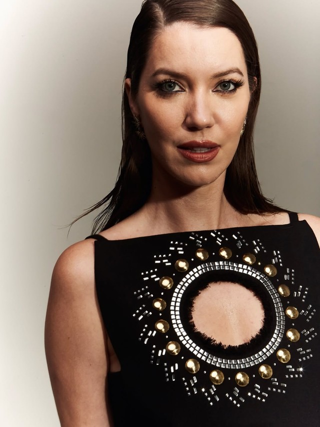 De volta às novelas, Nathalia Dill aposta em look de mais de R$ 25 mil ...