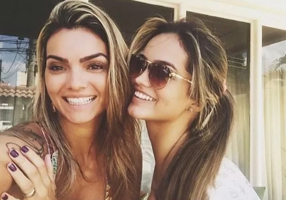 Latino posa com a filha e fãs se surpreendem: 'Pensei que era você e a ...