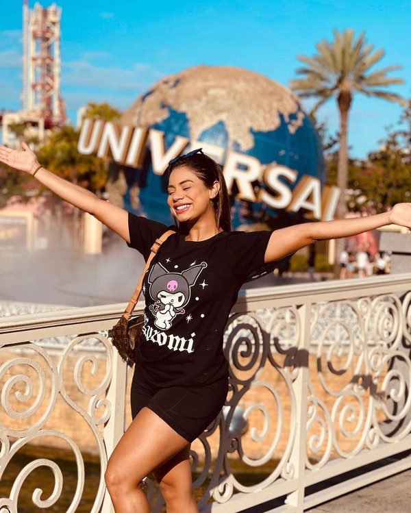 Lexa ignora as polêmicas com MC Guimê e viaja novamente para os EUA