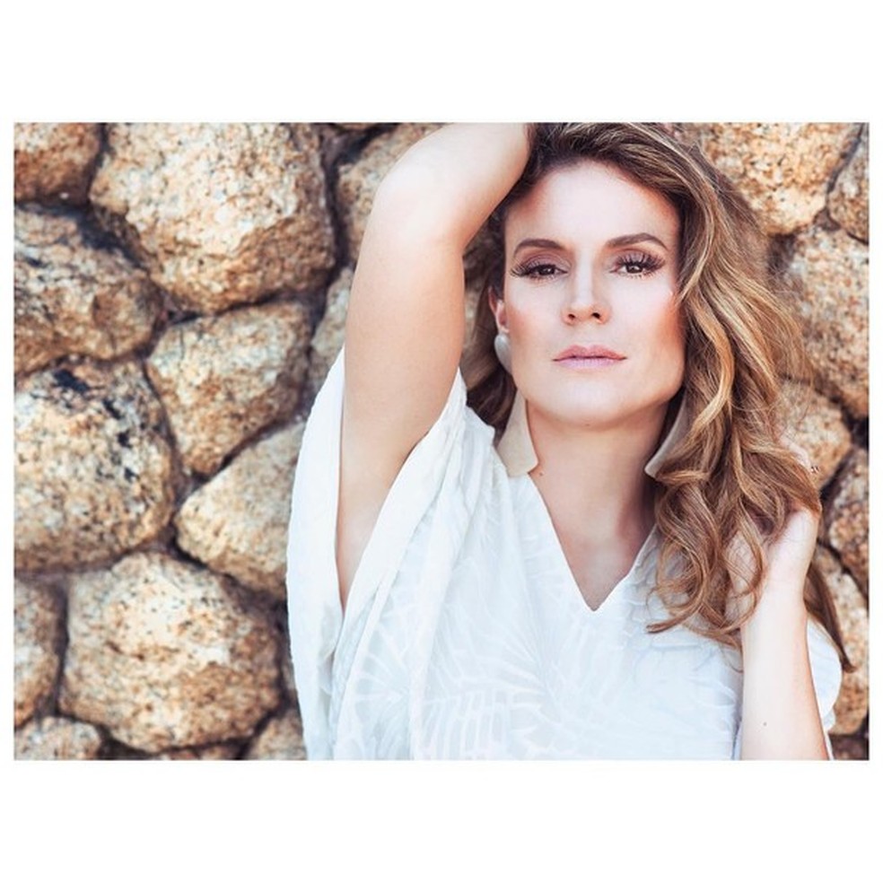 Maíra Charken mostra sua beleza e encanta seguidores nas redes