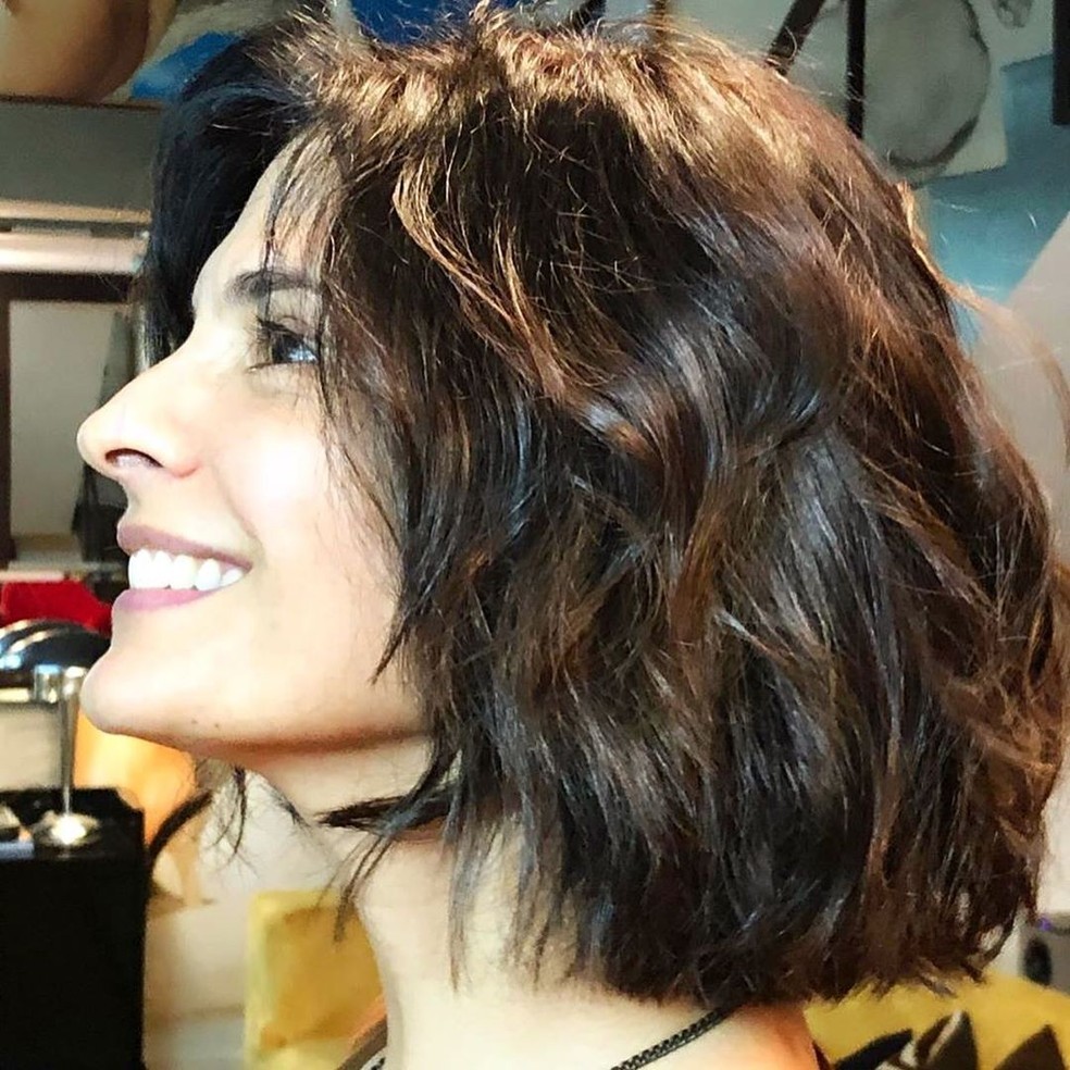 Helena Ranaldi muda o visual: 'Sensível mudança'