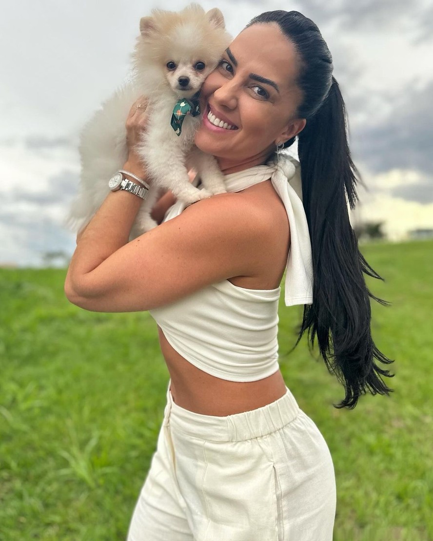 Graciele Lacerda abre álbum de fotos com cachorro que comprou por R$ 63 ...