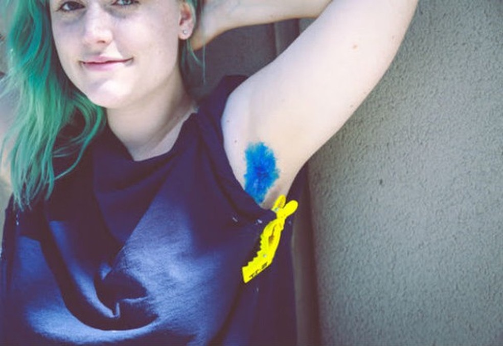 Conhece o #dyedpits? Sim, a moda agora é pintar os pelos das axilas
