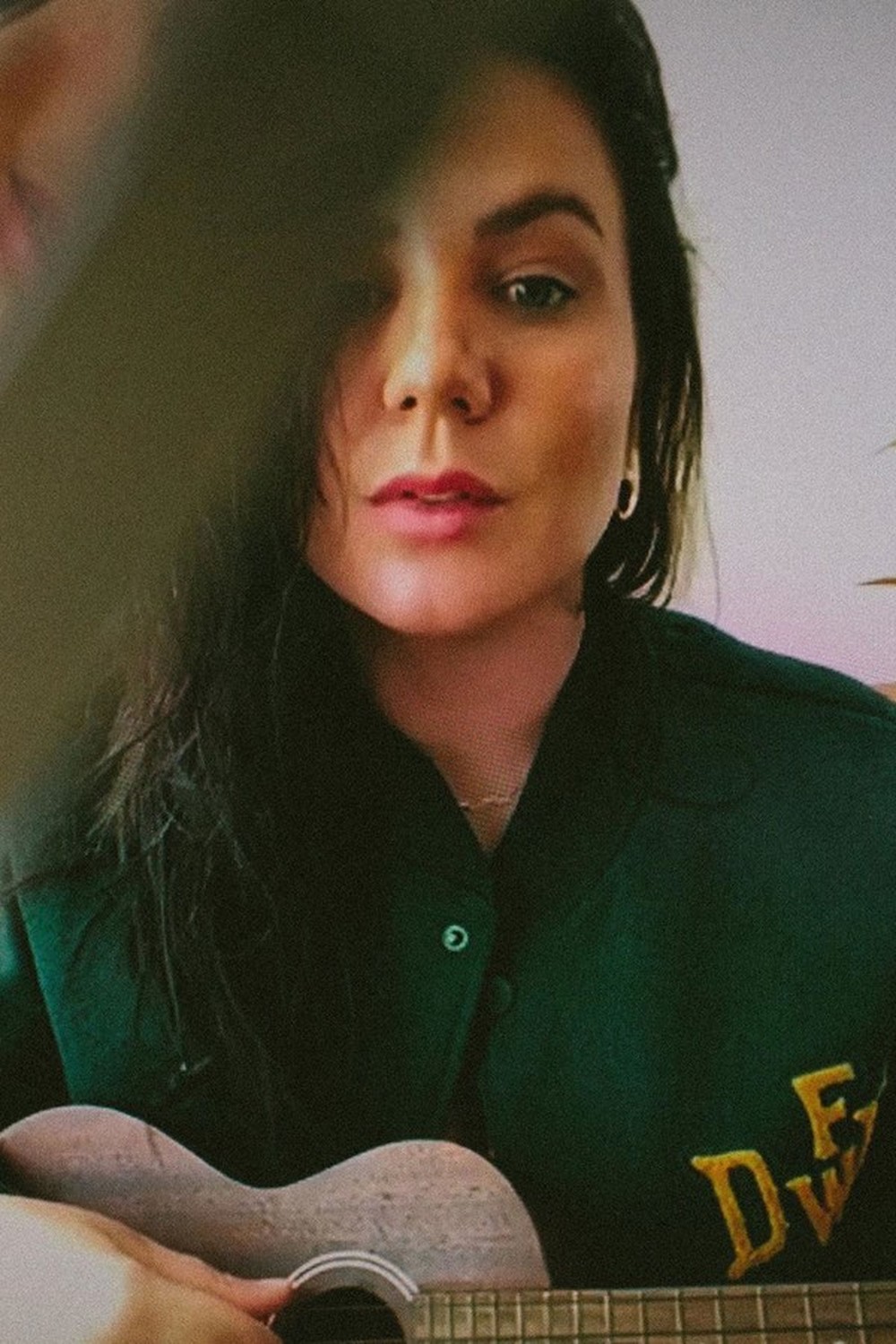 Ex-BBB Maria Claudia mostra ensaio à distância: 'Recriar e reconectar'