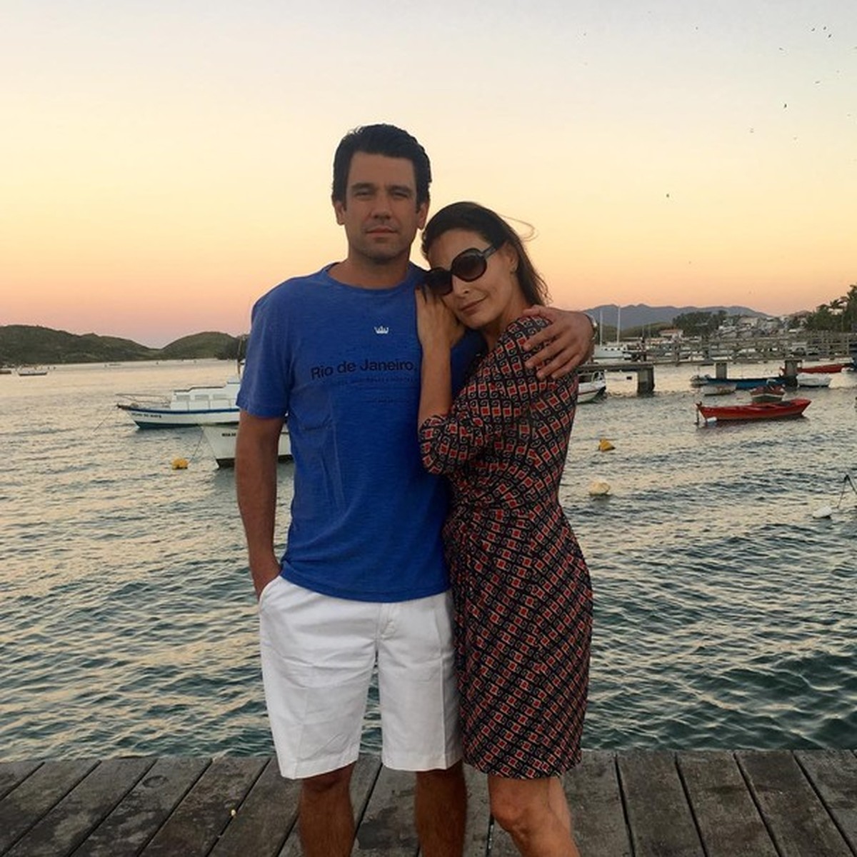 Laura Muller curte feriado em Búzios com namorado