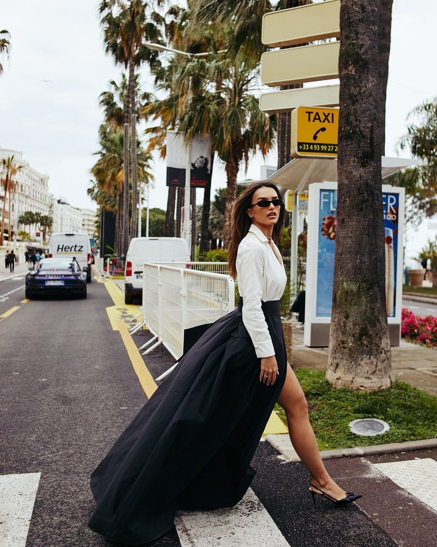 Rafa Kalimann abre novos cliques de look em Cannes