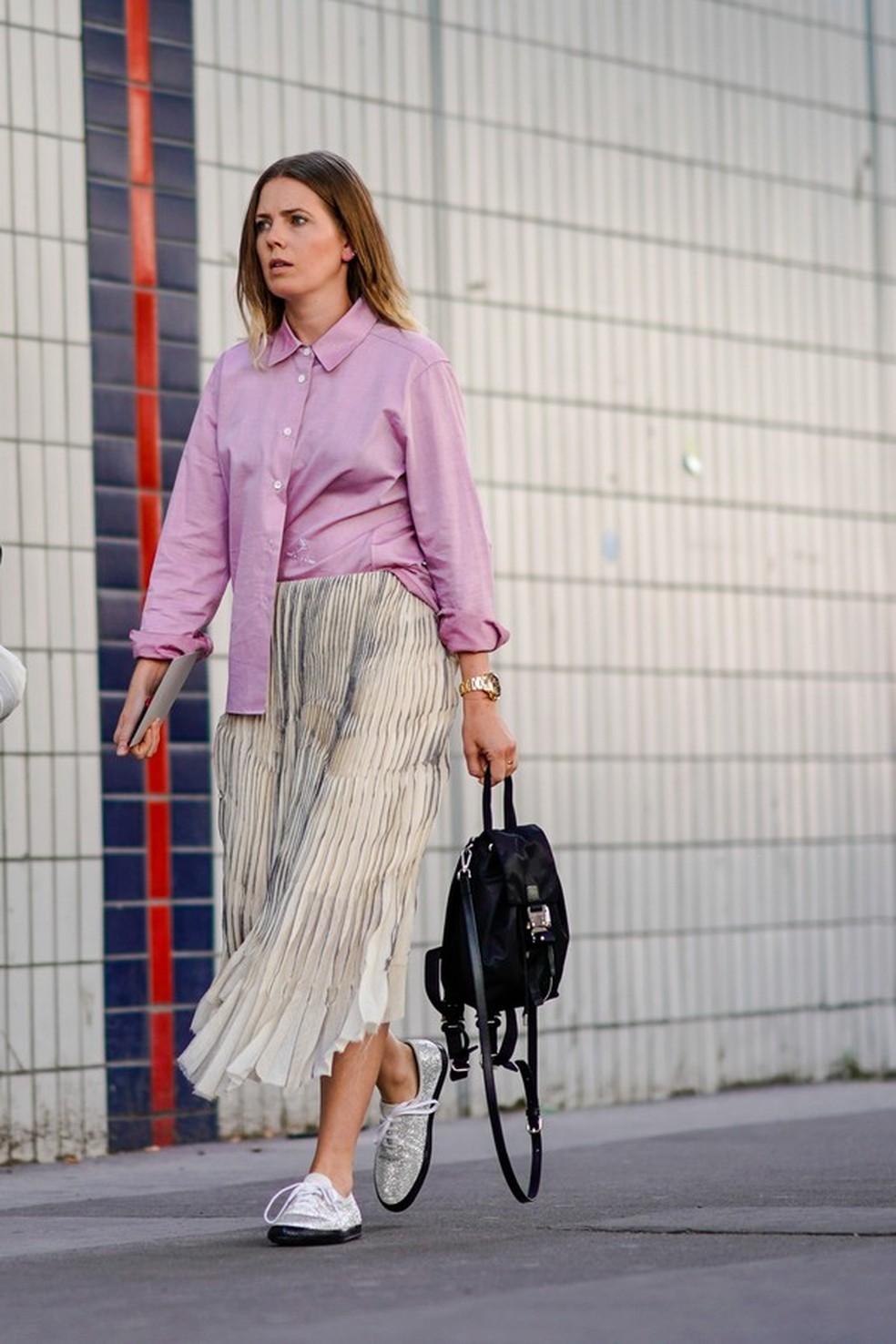 10 looks com camisa rosa para se inspirar em Gil do Vigor, do BBB21