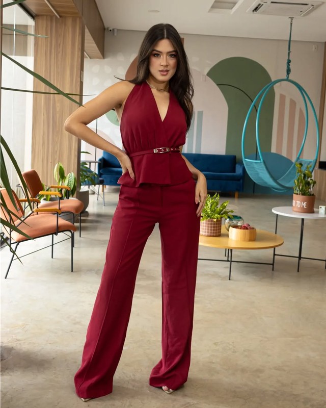 Como usar as cores que serão tendência no verão de 2025 nos seus looks