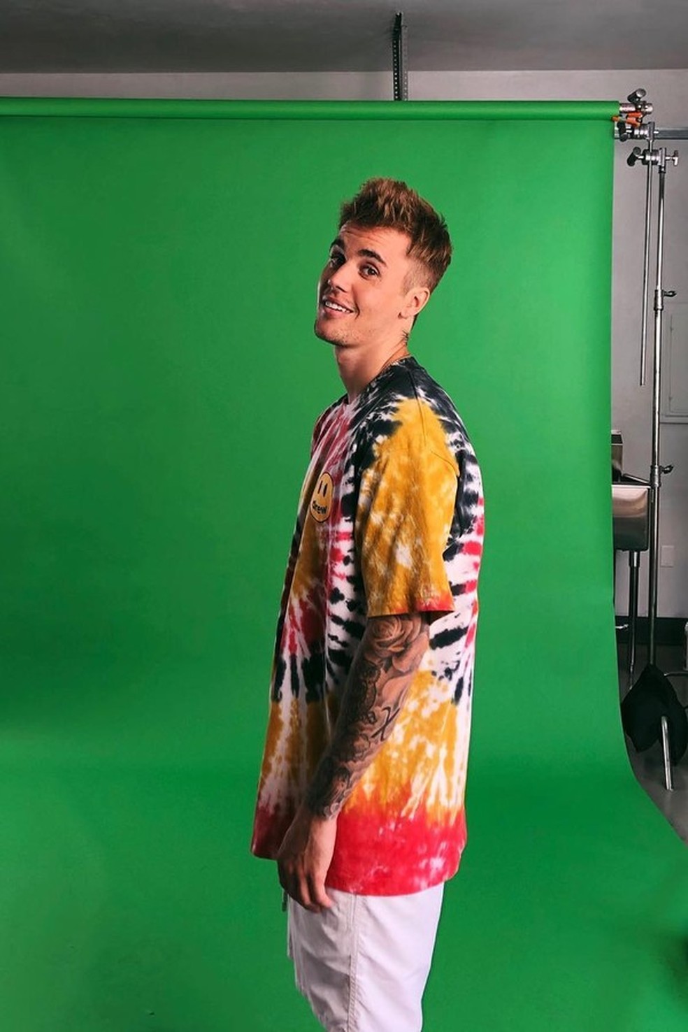 Com cabelo curto, Justin Bieber também tira o bigode fãs comemoram: 'De ...