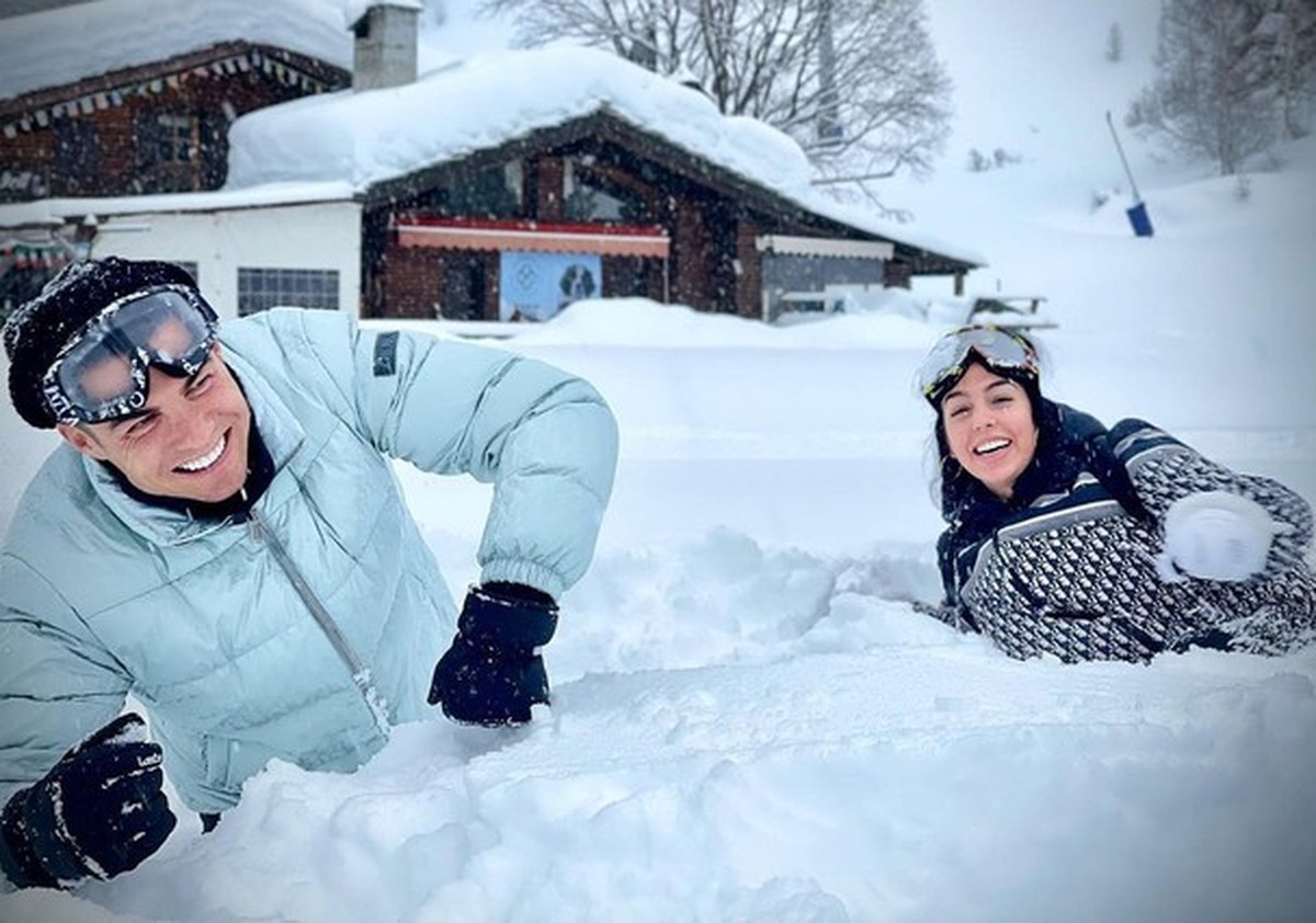 Georgina Rodriguez celebra aniversário de Cristiano Ronaldo com fotos ...