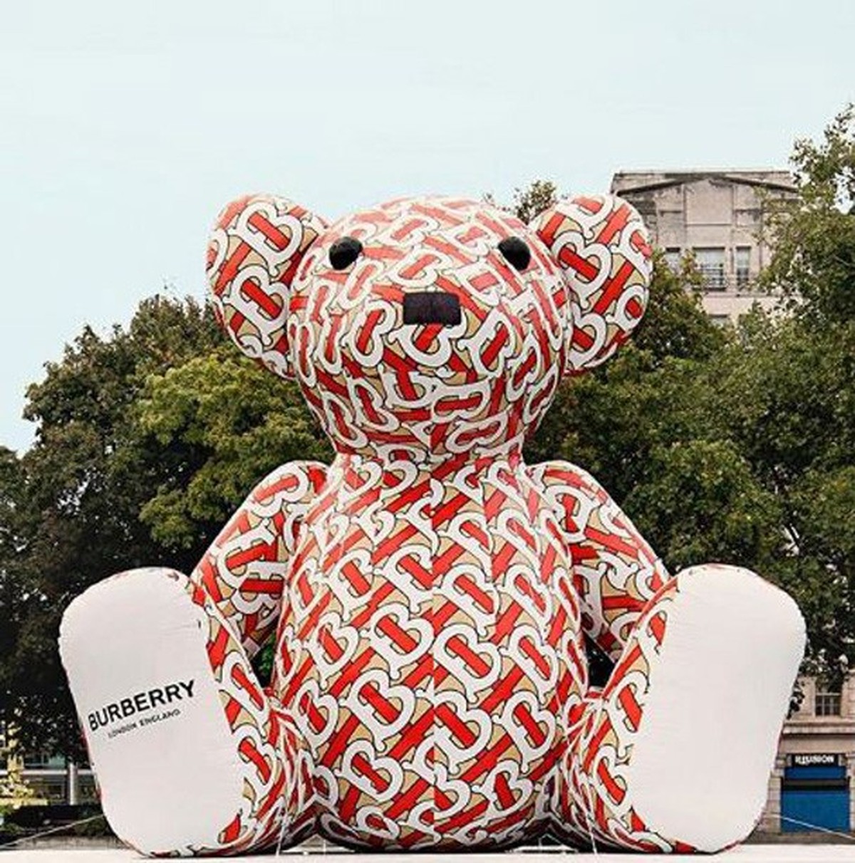 Ao vivo: Burberry desfila na Semana de Moda de Londres