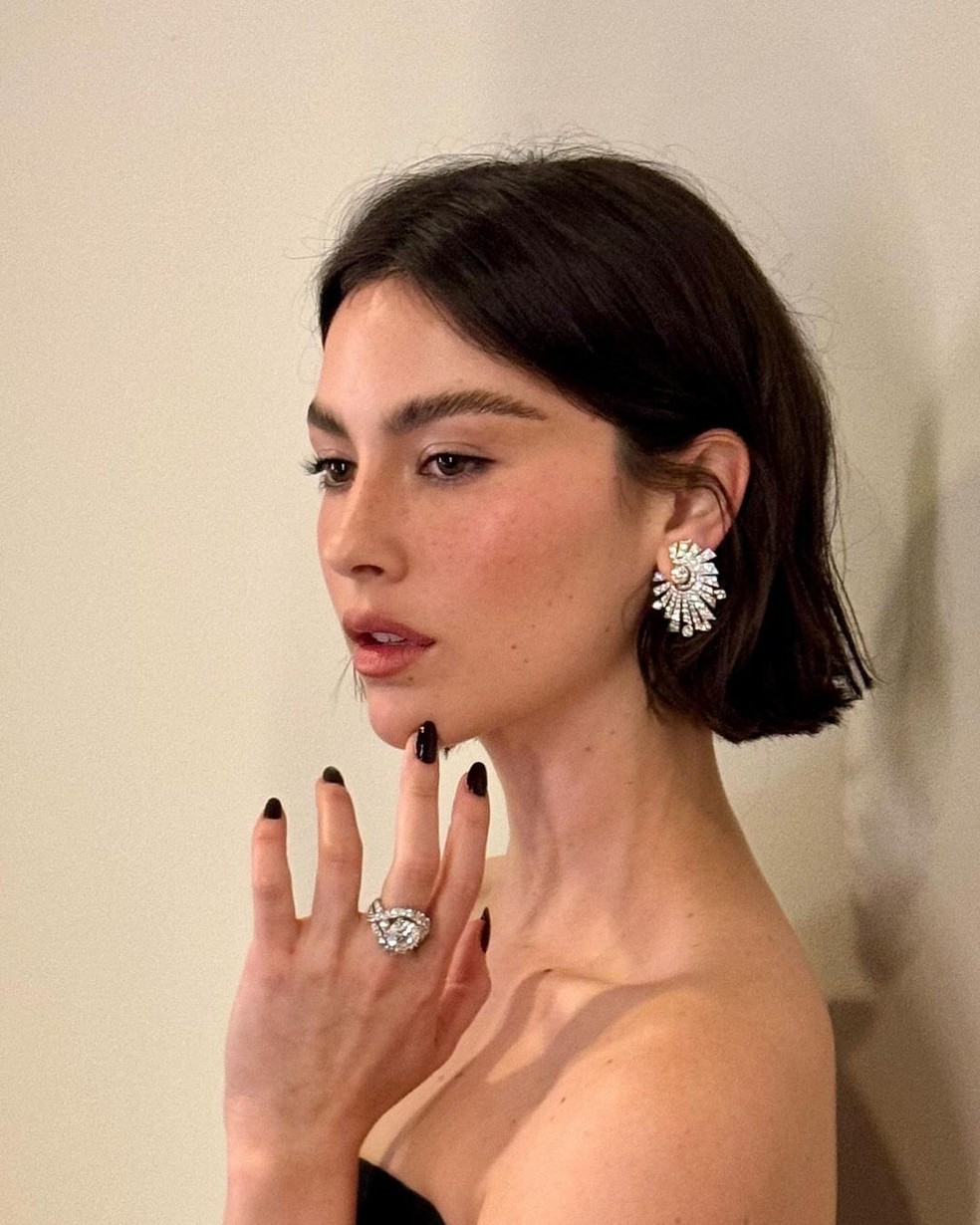 Gracie Abrams: um raio-x dos looks de beleza da cantora