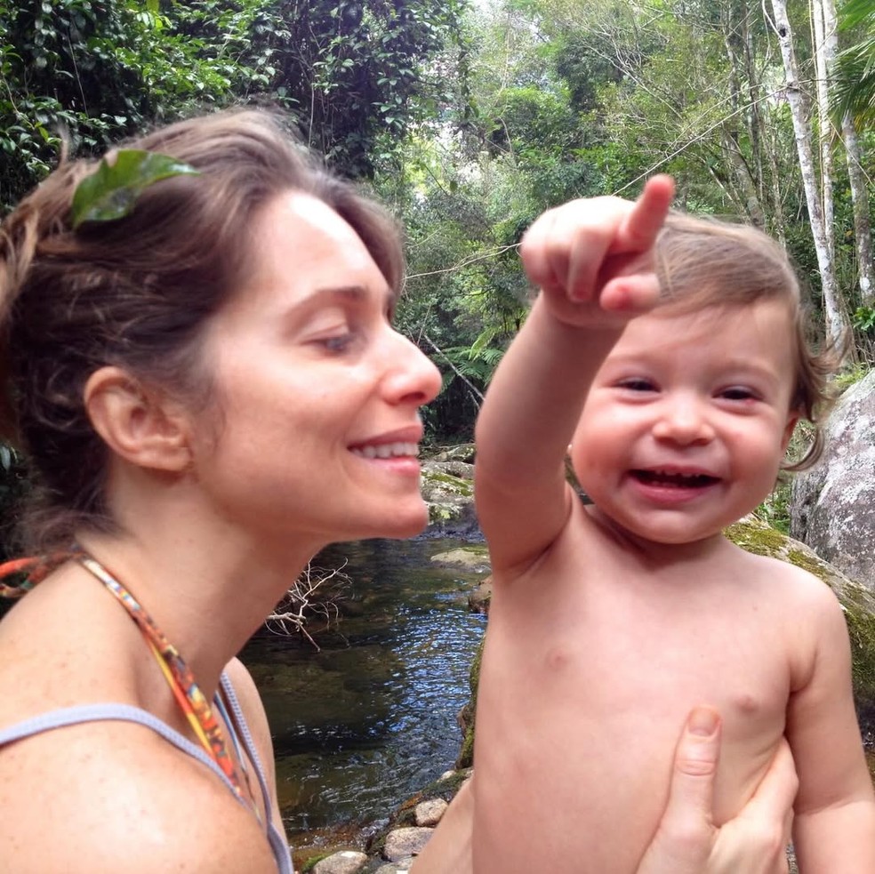 Letícia Spiller celebra 15 anos da filha caçula: 'Amor das nossas vidas'