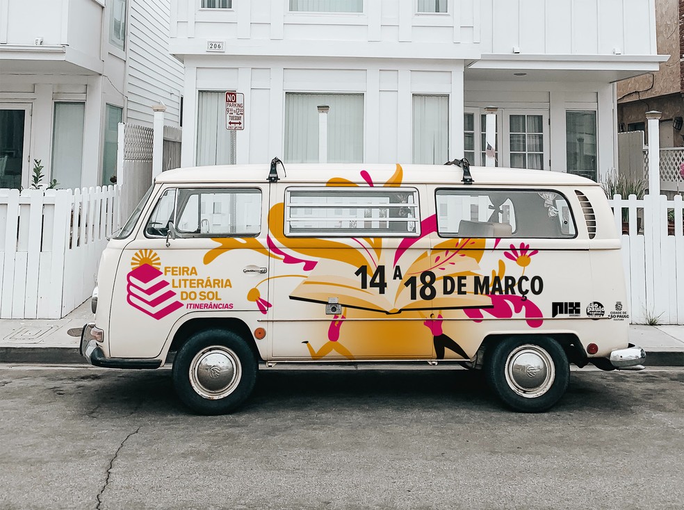 Kombi literária percorre periferias com atividades culturais