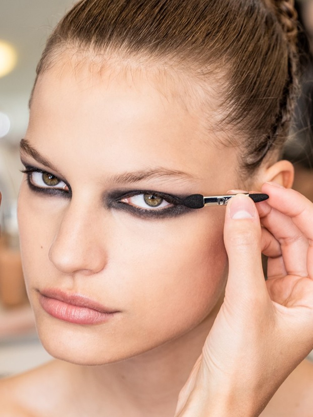 Você vai pirar no olho dramático da Dior em Paris