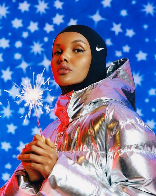 De refugiada a top model: conheça a incrível história de Halima Aden