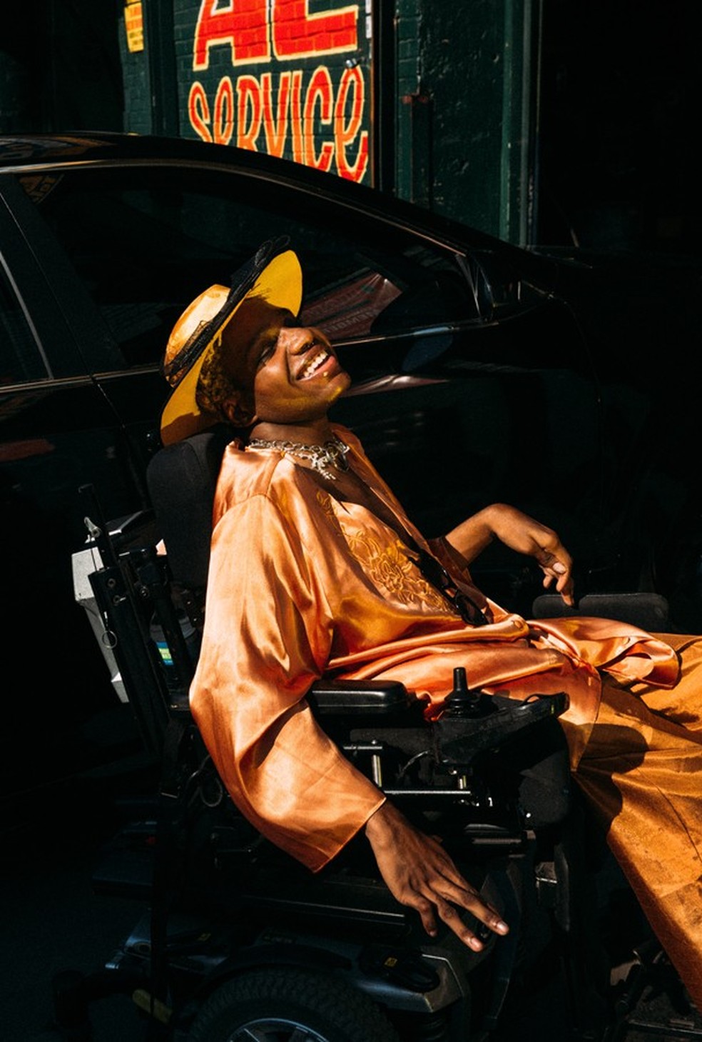 Aaron Philip: a modelo trans com deficiência que conquistou o mundo