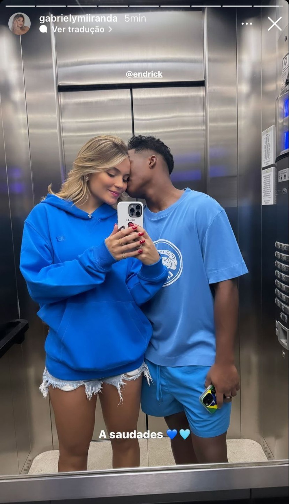 Gabriely Miranda posa combinando cores com Endrick: 'Saudades'