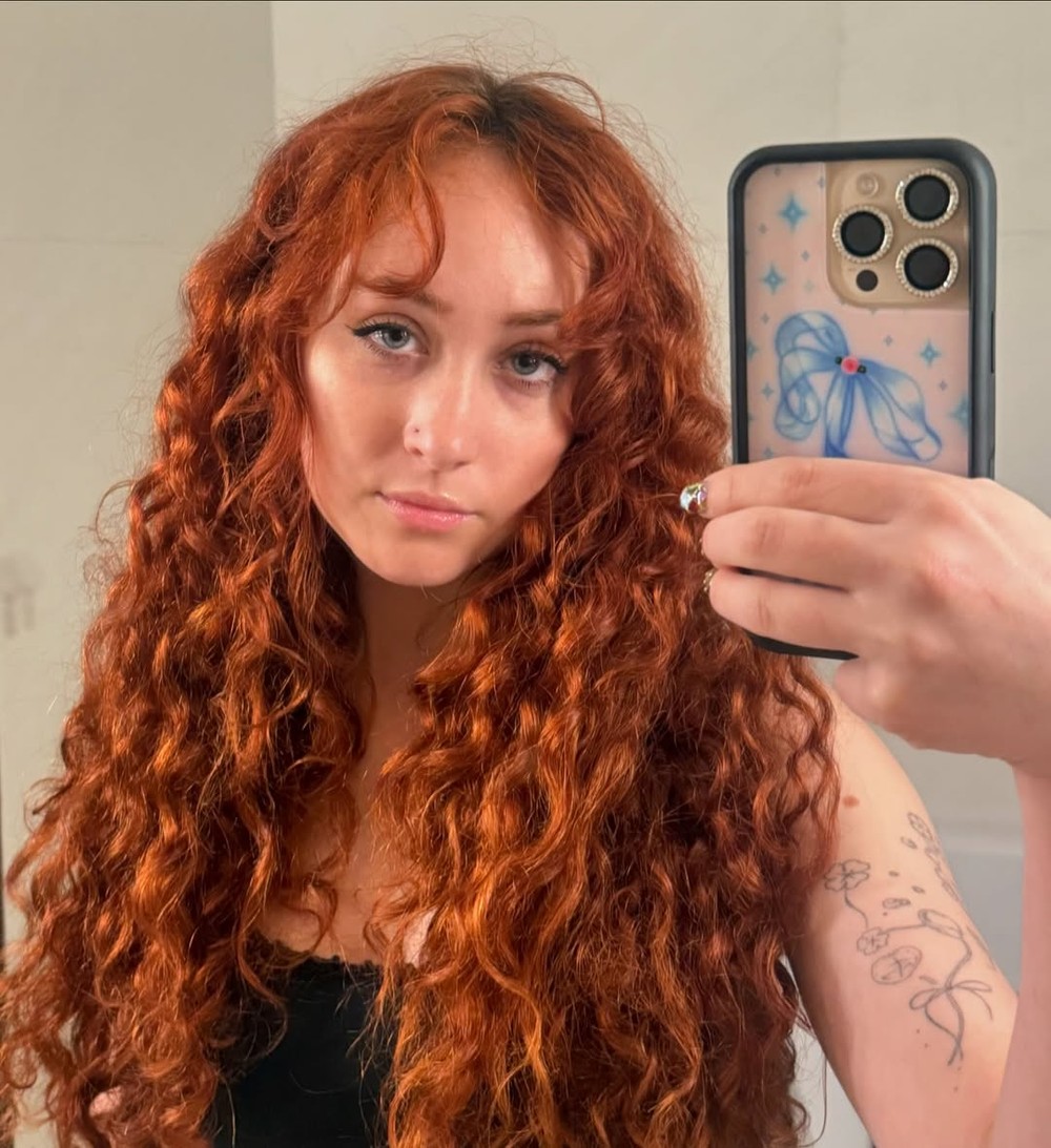 Chappell Roan: um raio-x nos looks de beleza mais icônicos da cantora