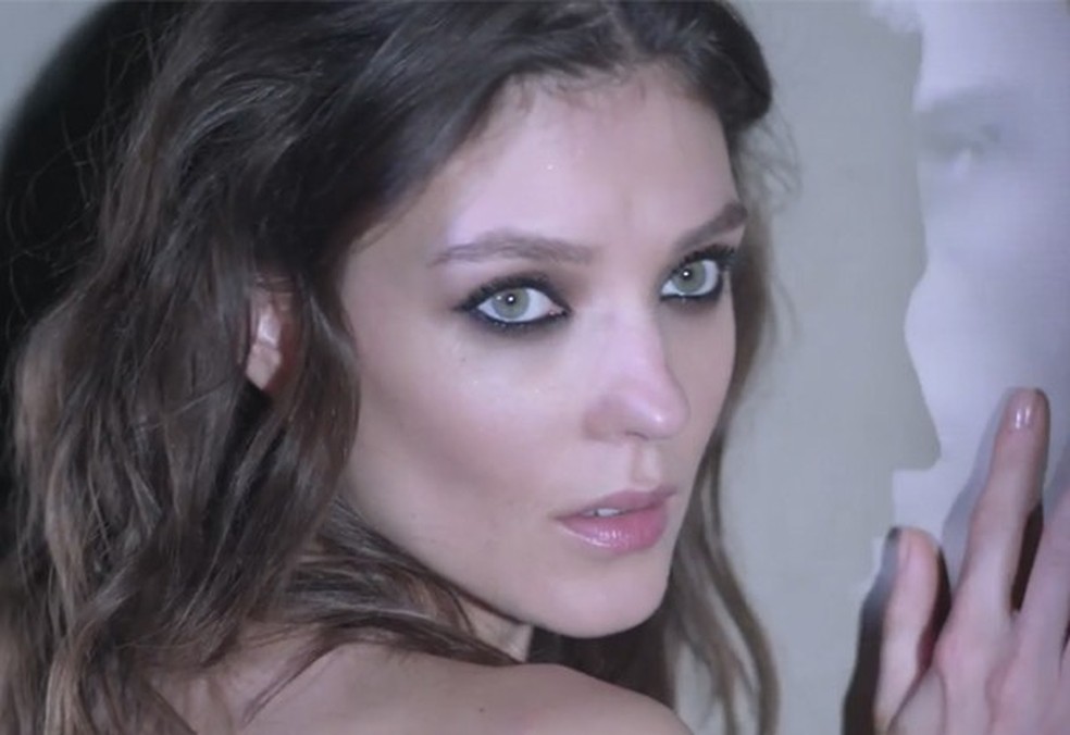 Givenchy lança nova campanha da fragrância Ange ou Démon