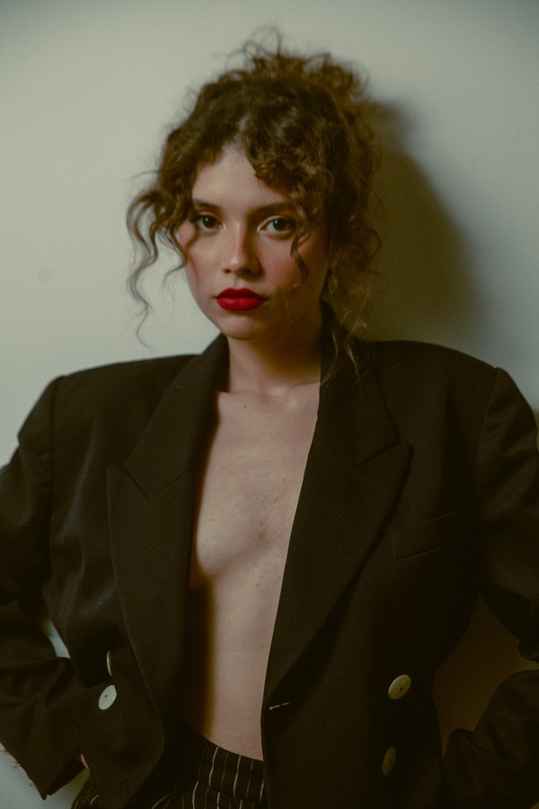 Estreante em novelas, Julia Lemos vibra ao falar de Renascer e parceria com Juliana Paes: 'Ela ...