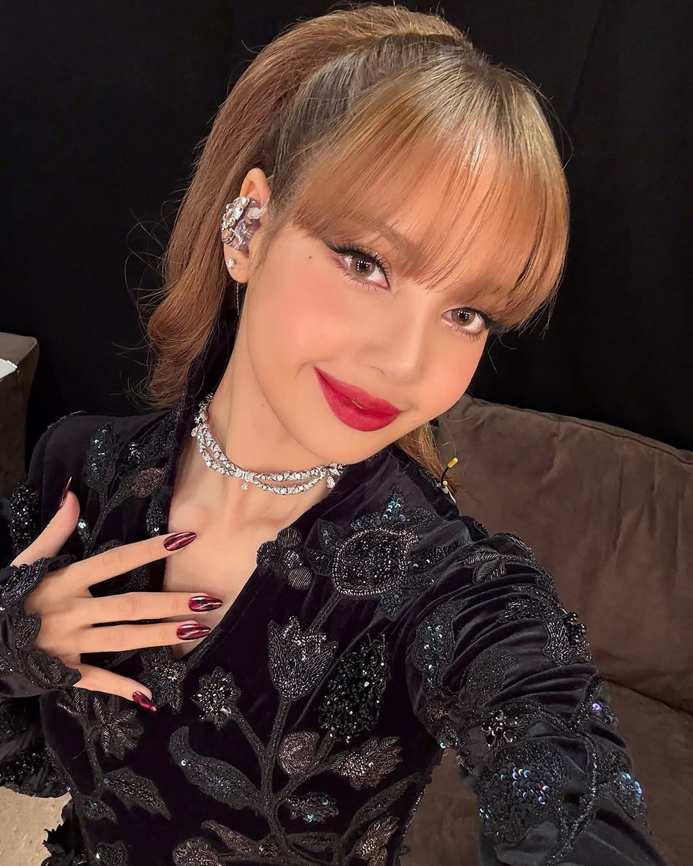 Os truques de beleza mais icônicos de Lisa, do BLACKPINK e The White Lotus