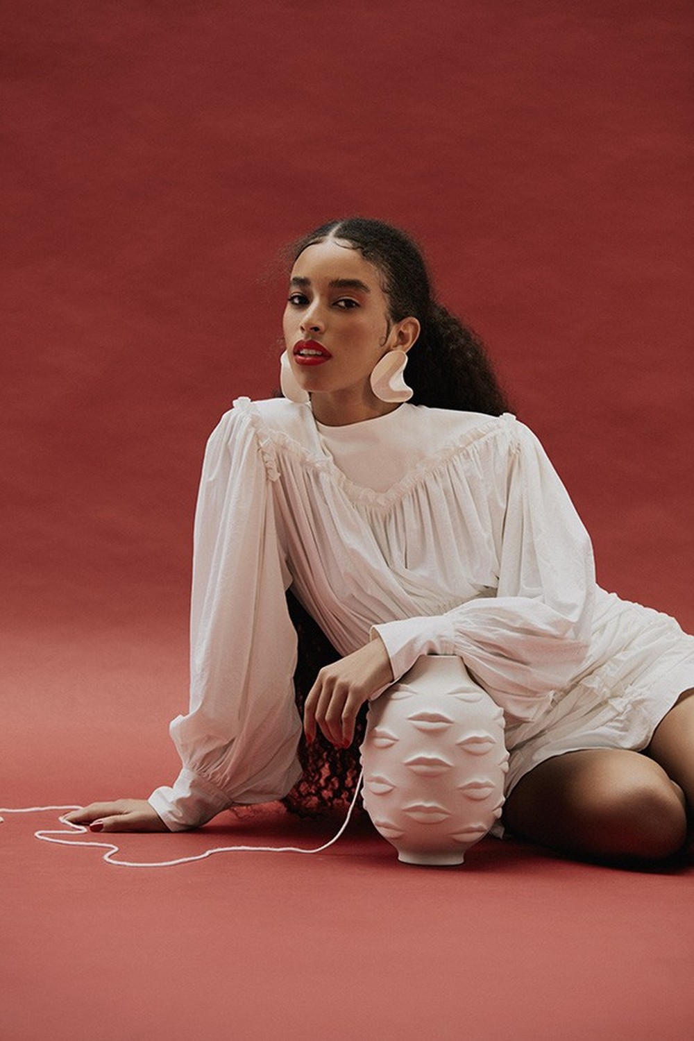 Boca vermelha é destaque em cliques estrelados por Amanda Mendes do ...