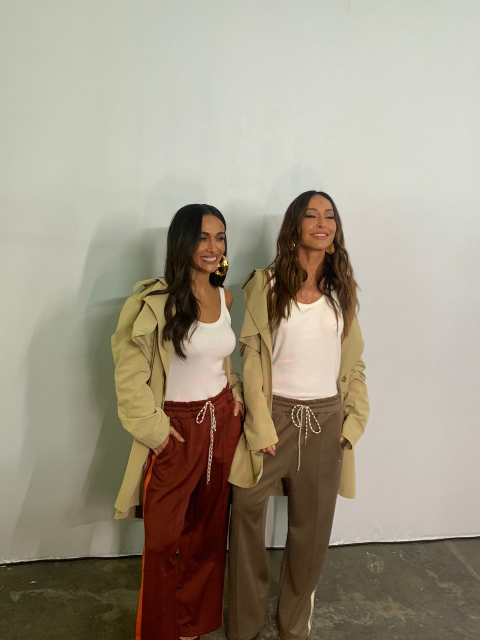 Sabrina Sato aposta em look despojado para evento de moda em SP