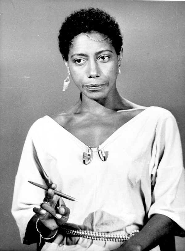 Glória Maria não fez revolução, mas é a própria revolução. Salve ...