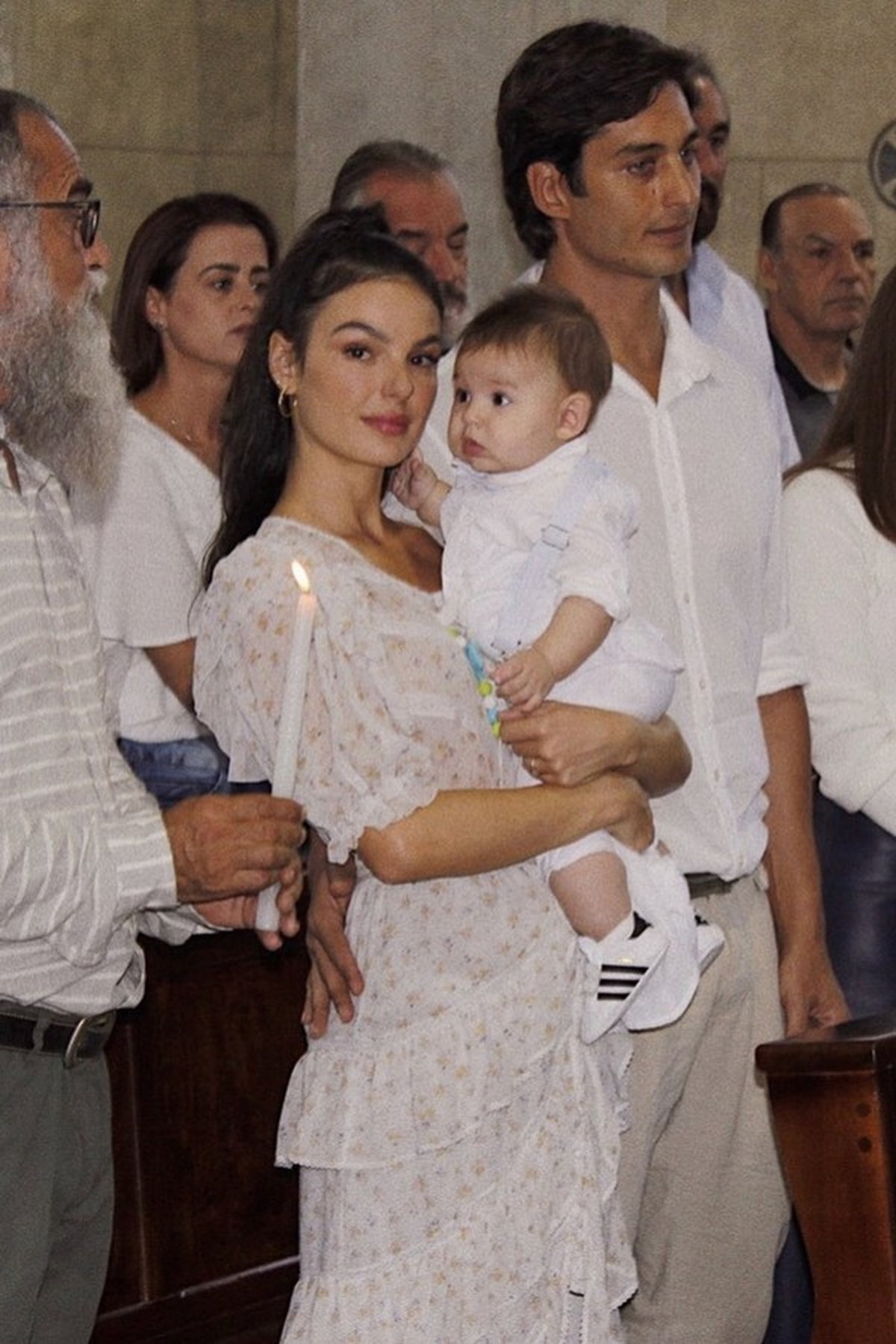 Isis Valverde relembra batizado de Rael