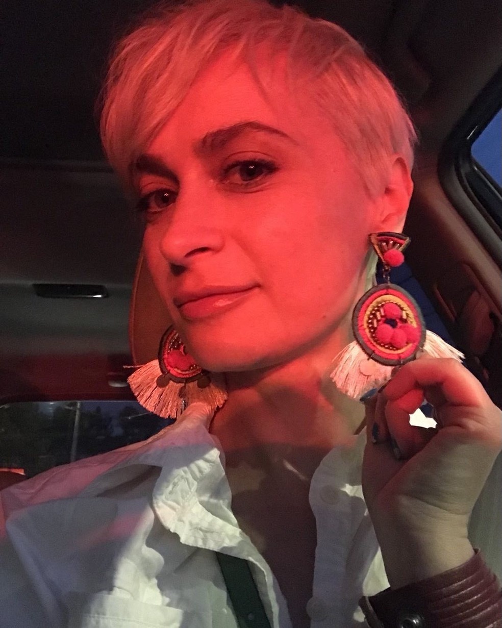 Quem era Halyna Hutchins, morta acidentalmente por Alec Baldwin em set ...