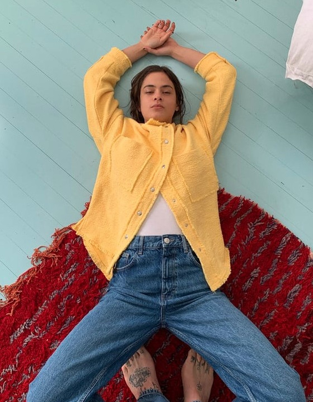 Modelos da Zara fotografam campanha da nova coleção em suas próprias casas