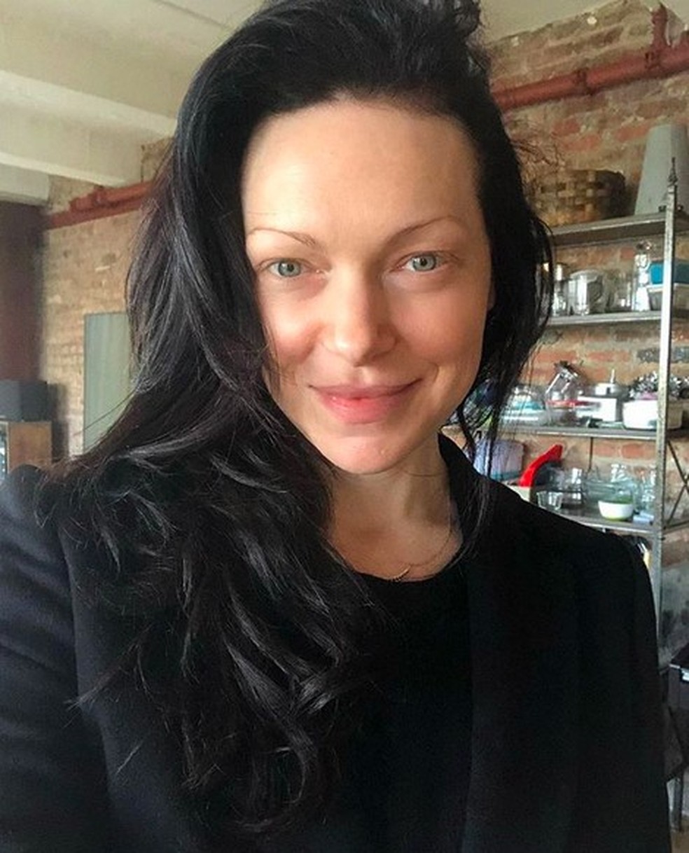 Laura Prepon aparece de cara limpa e ganha elogios
