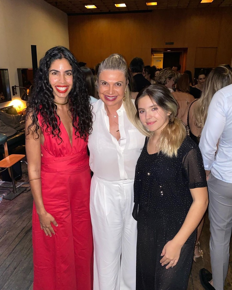 Flor Gil faz o seu primeiro show em São Paulo; vídeo