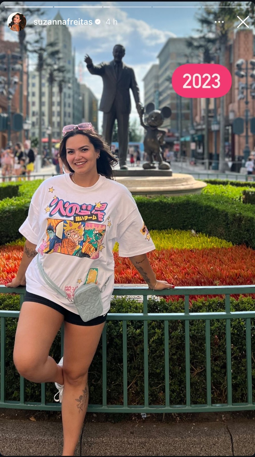 Suzanna Freitas esbanja corpão após perder 15kg e faz antes e depois