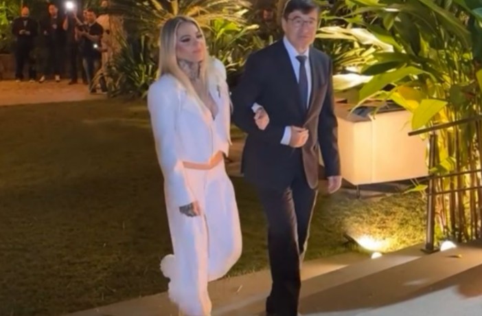 Monique Evans se casa com Cacá Werneck em cerimônia luxuosa