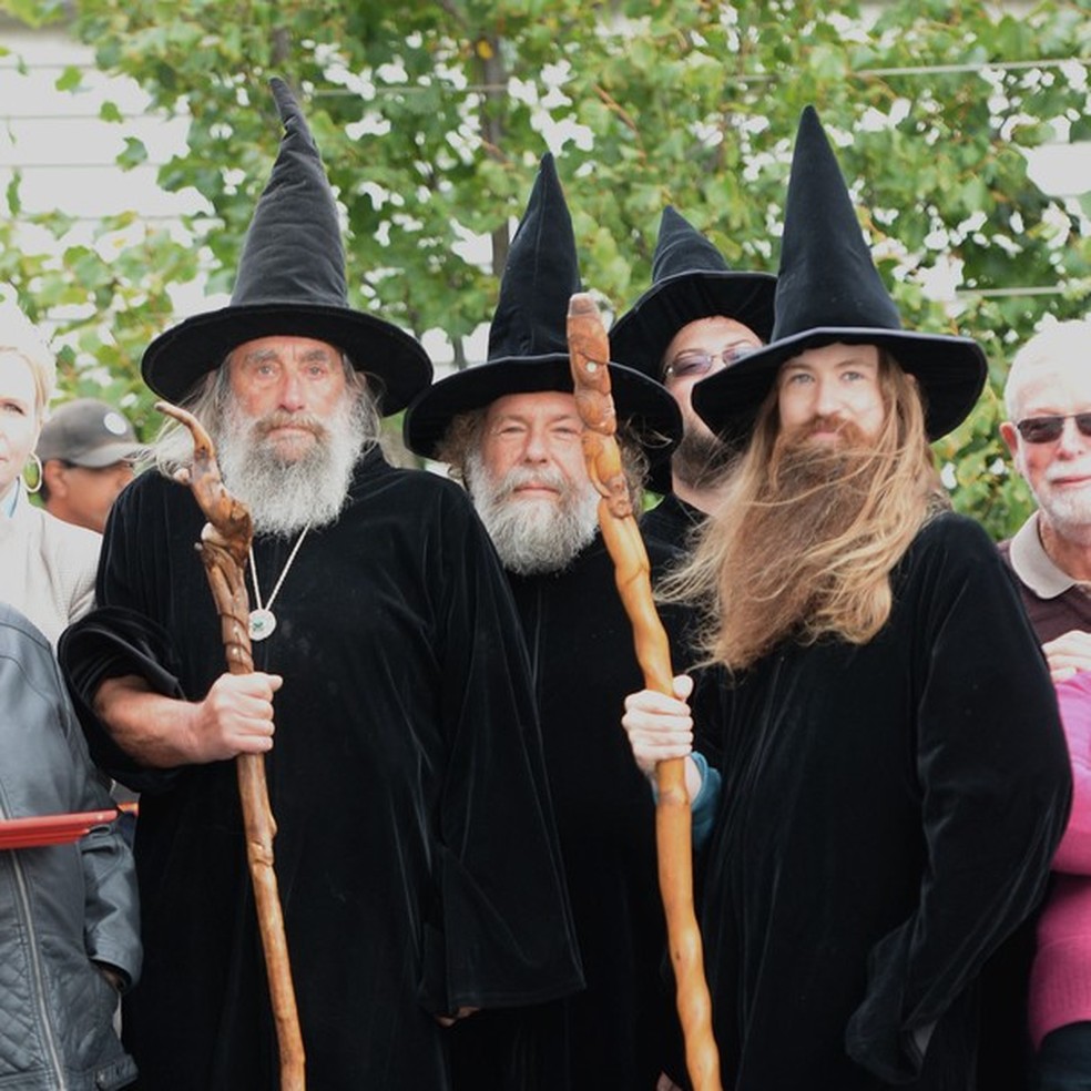 Essa cidade da Nova Zelândia tem um mago entre os funcionários oficiais