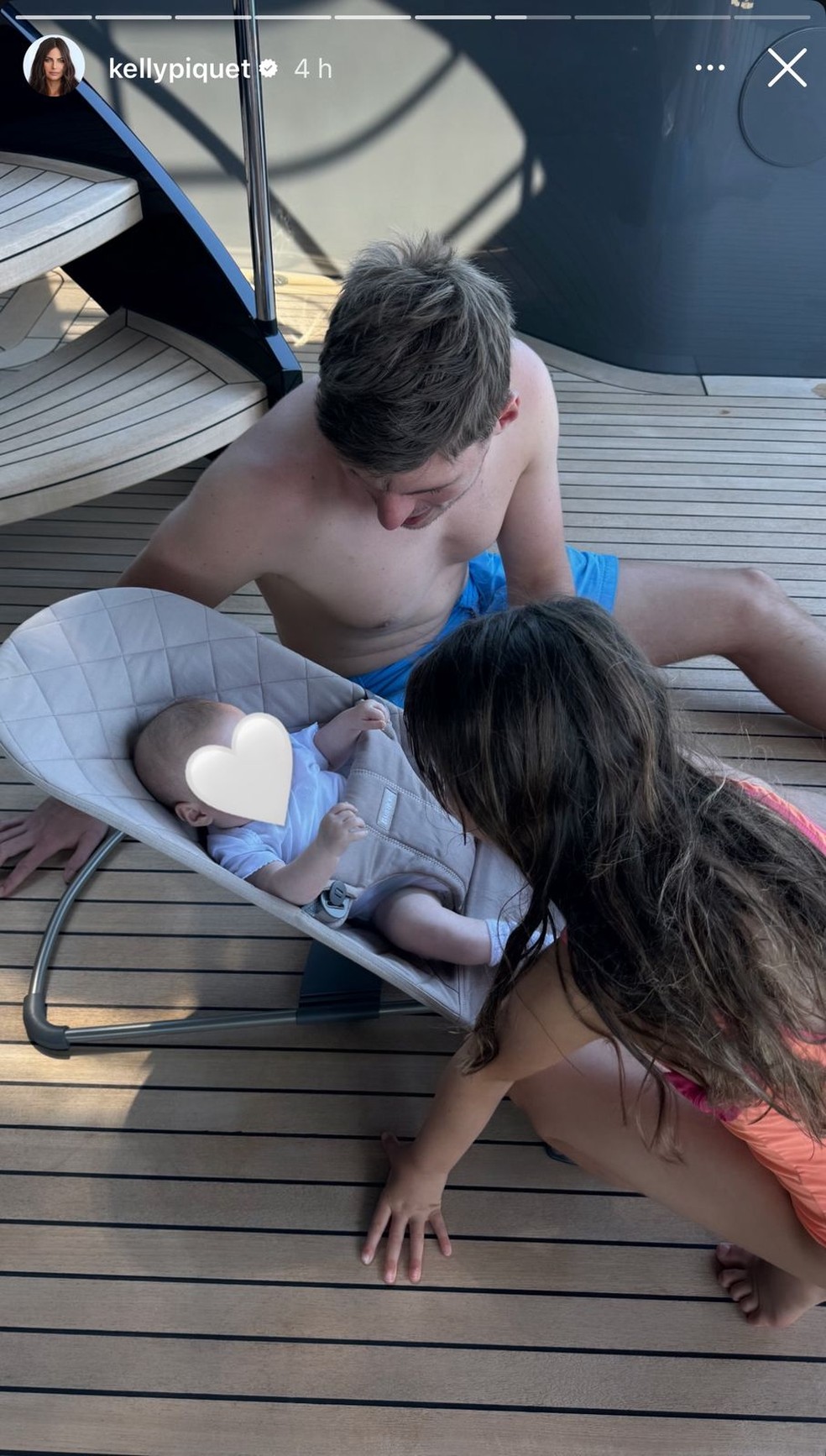 Kelly Piquet posta foto de Max Verstappen com a filha Lily e enteada, Penélope