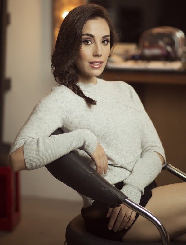 'Wicked': Myra Ruiz fala sobre interpretar a bruxa Elphaba no musical