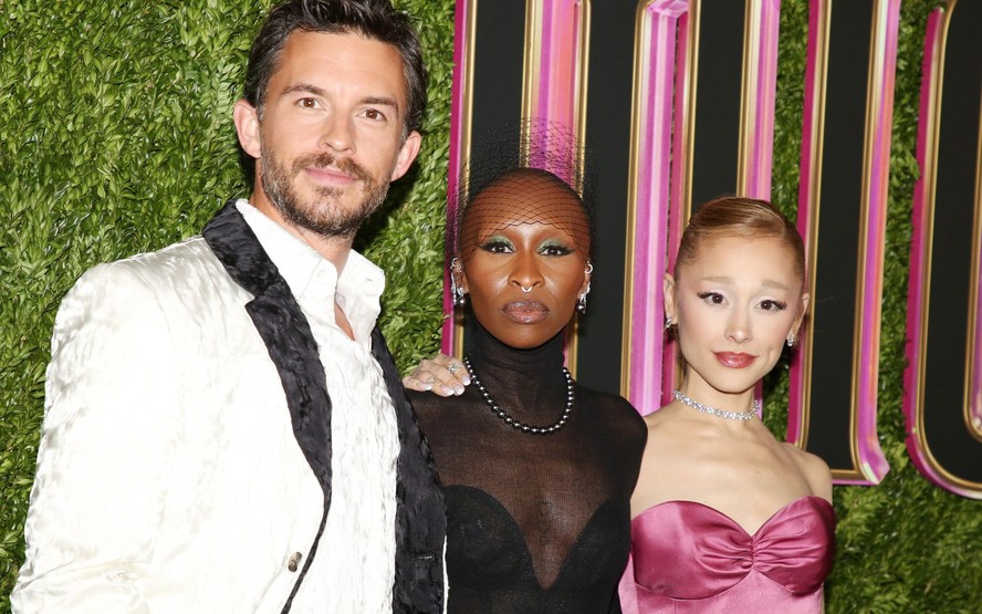 Ariana Grande, Cynthia Erivo e Jonathan Bailey anunciam vinda ao Brasil para promover 'Wicked ...