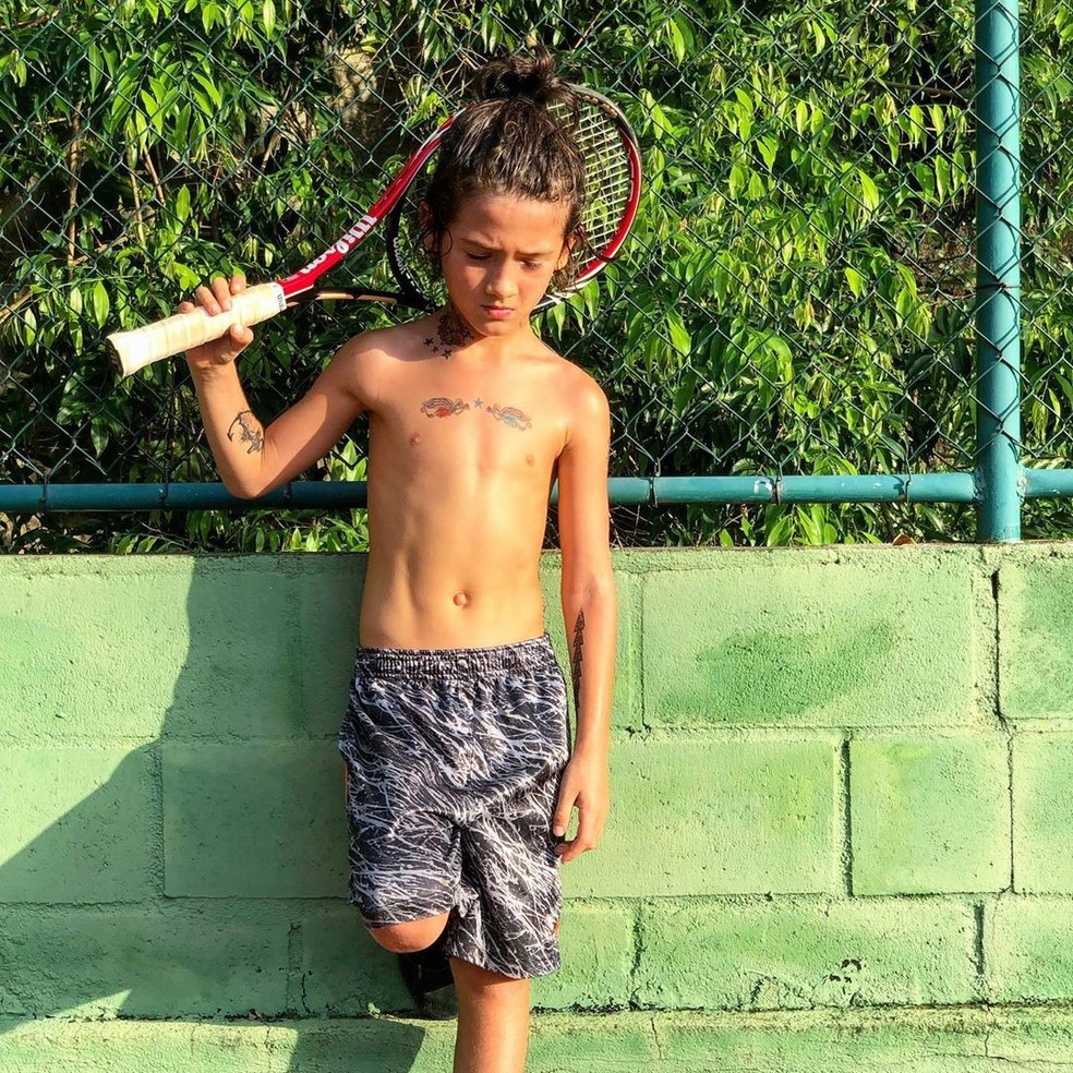 Danni Suzuki mostra filho cheio de estilo: 'Amor'