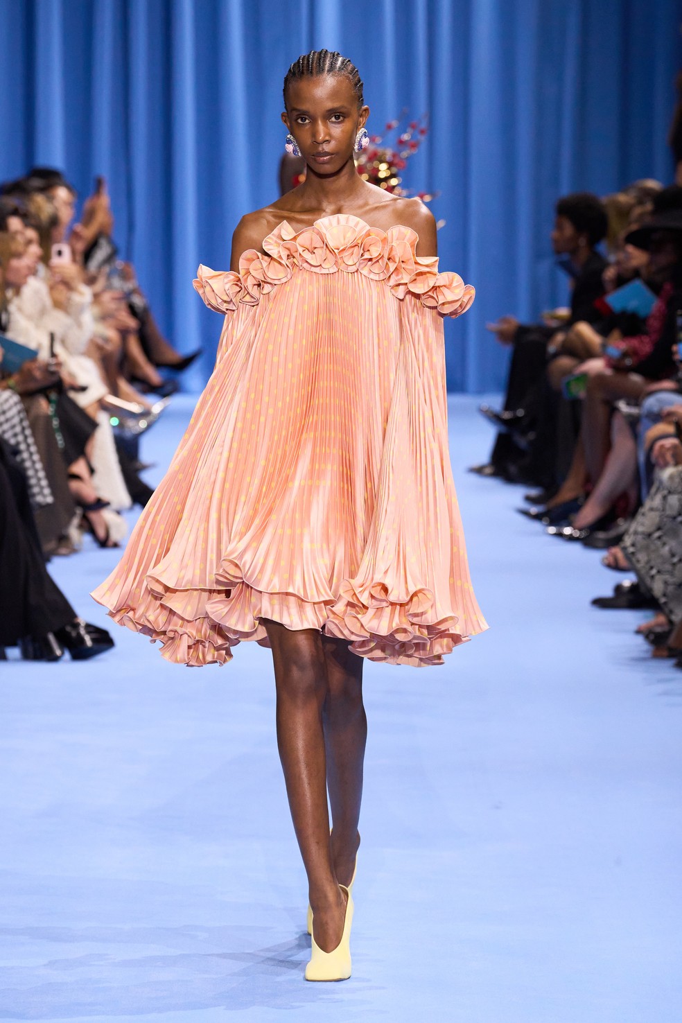 PFW: Balmain resgata a alma francesa para sua primavera em 2024