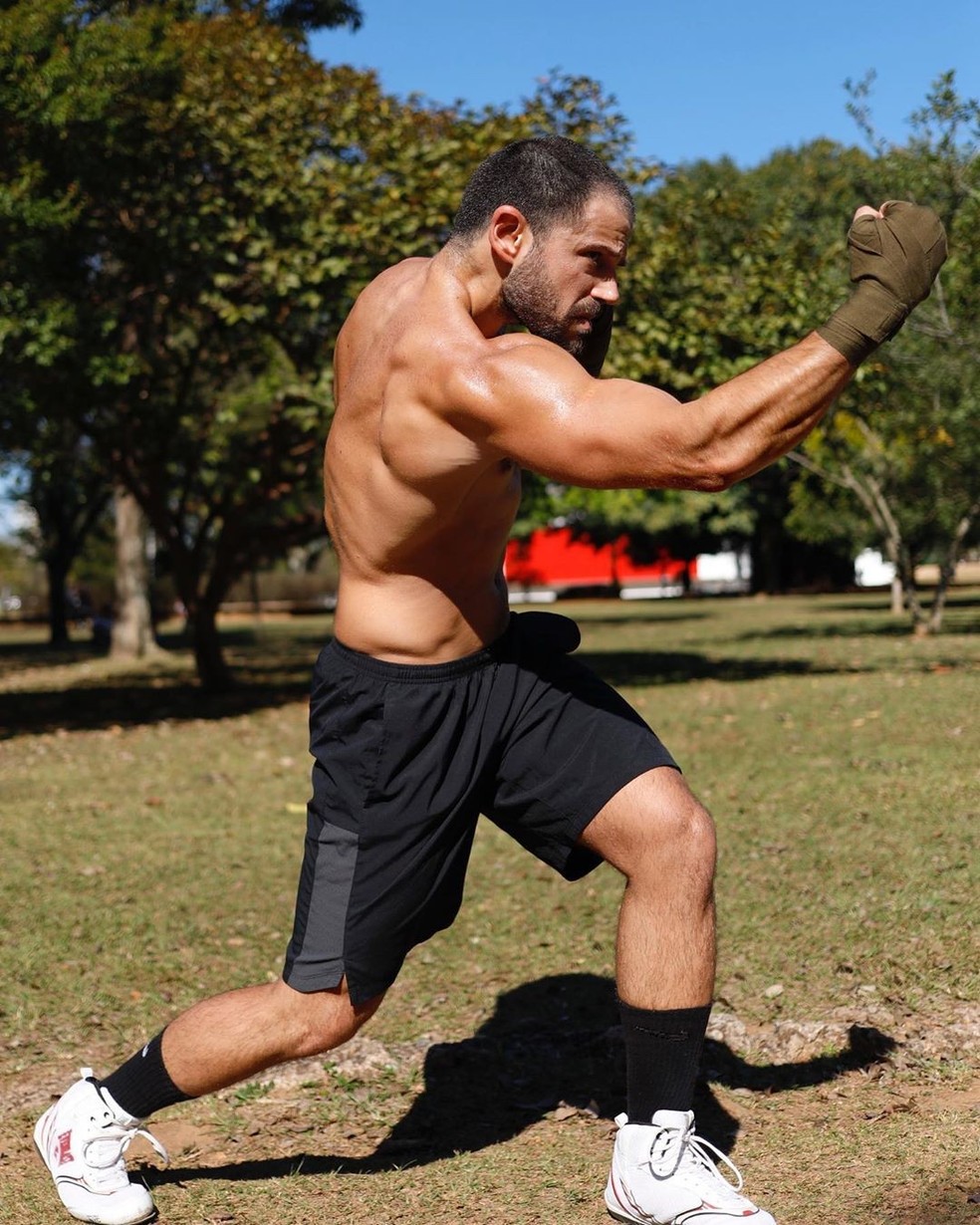 Duda Nagle treina boxe ao ar livre: 'Contagem regressiva'