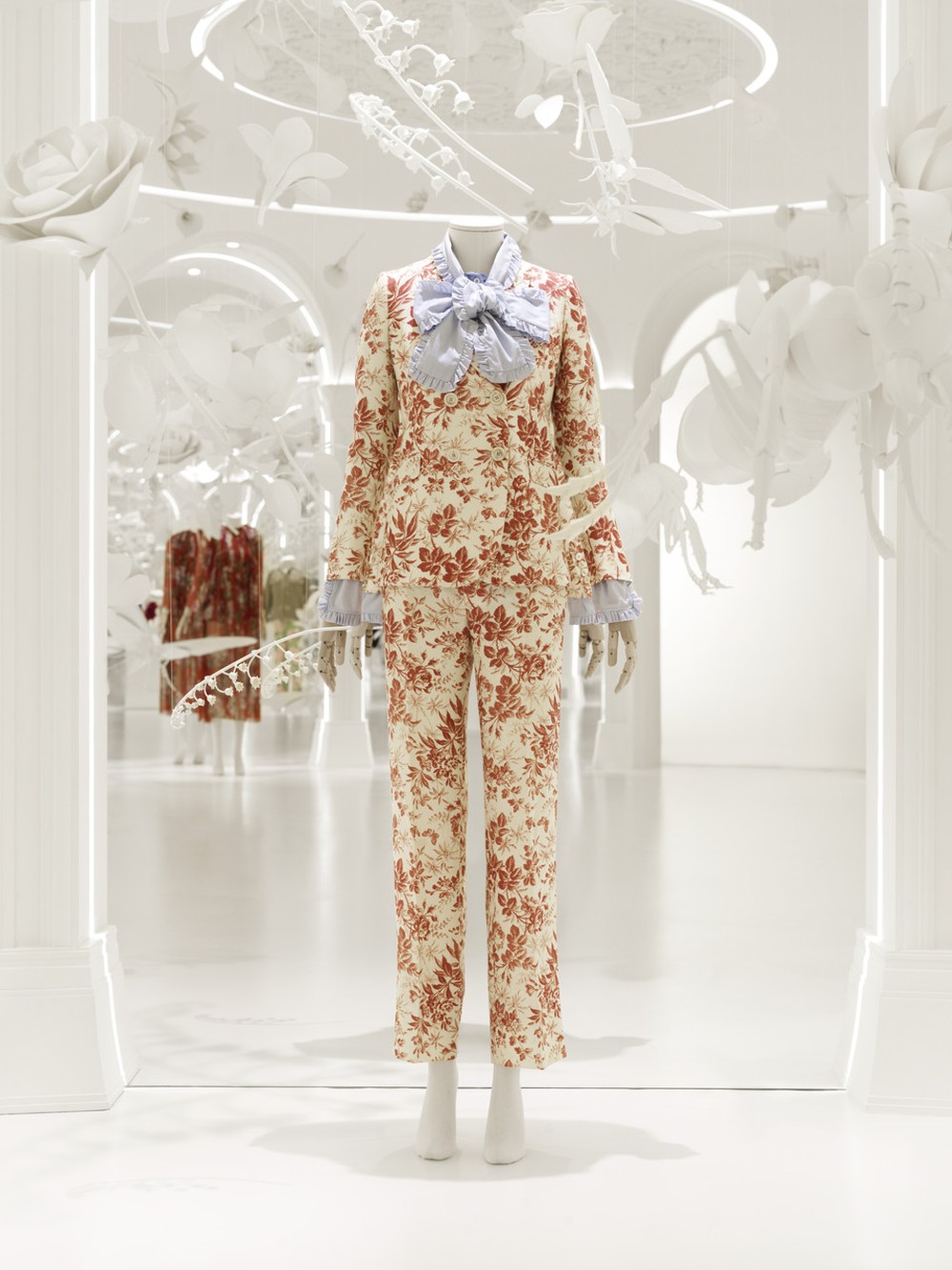 Gucci Cosmos: exposição dos designs mais icônicos da marca em 102 anos ...